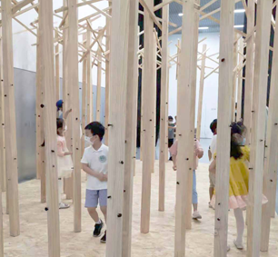 Emilie Faif Scénographe Plasticienne - Et Alors pour l'art contemporain